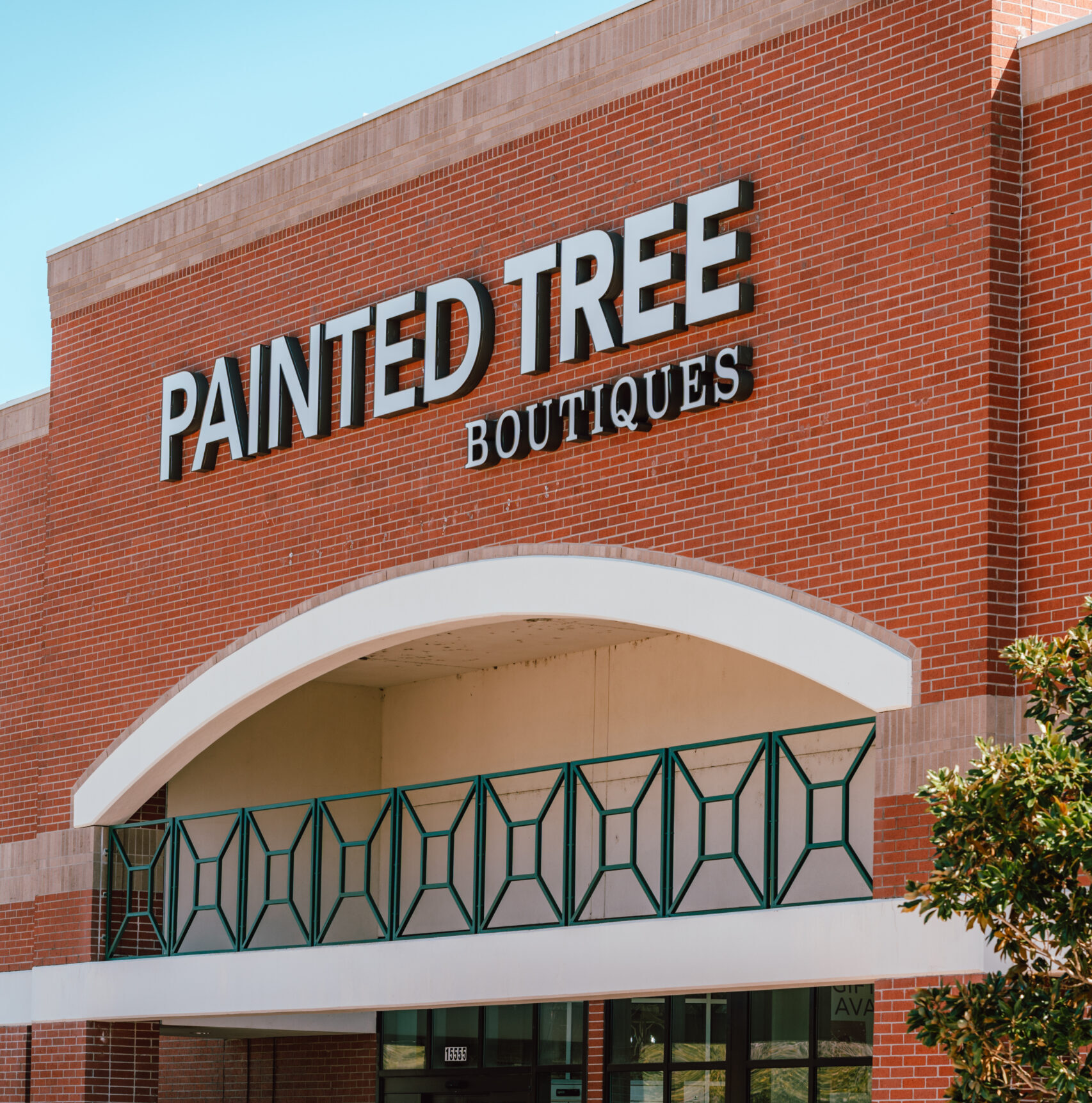 Store Locator - Painted Tree
